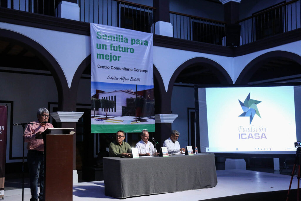 Reúne el libro "Semilla para un futuro mejor" la historia del Centro ...